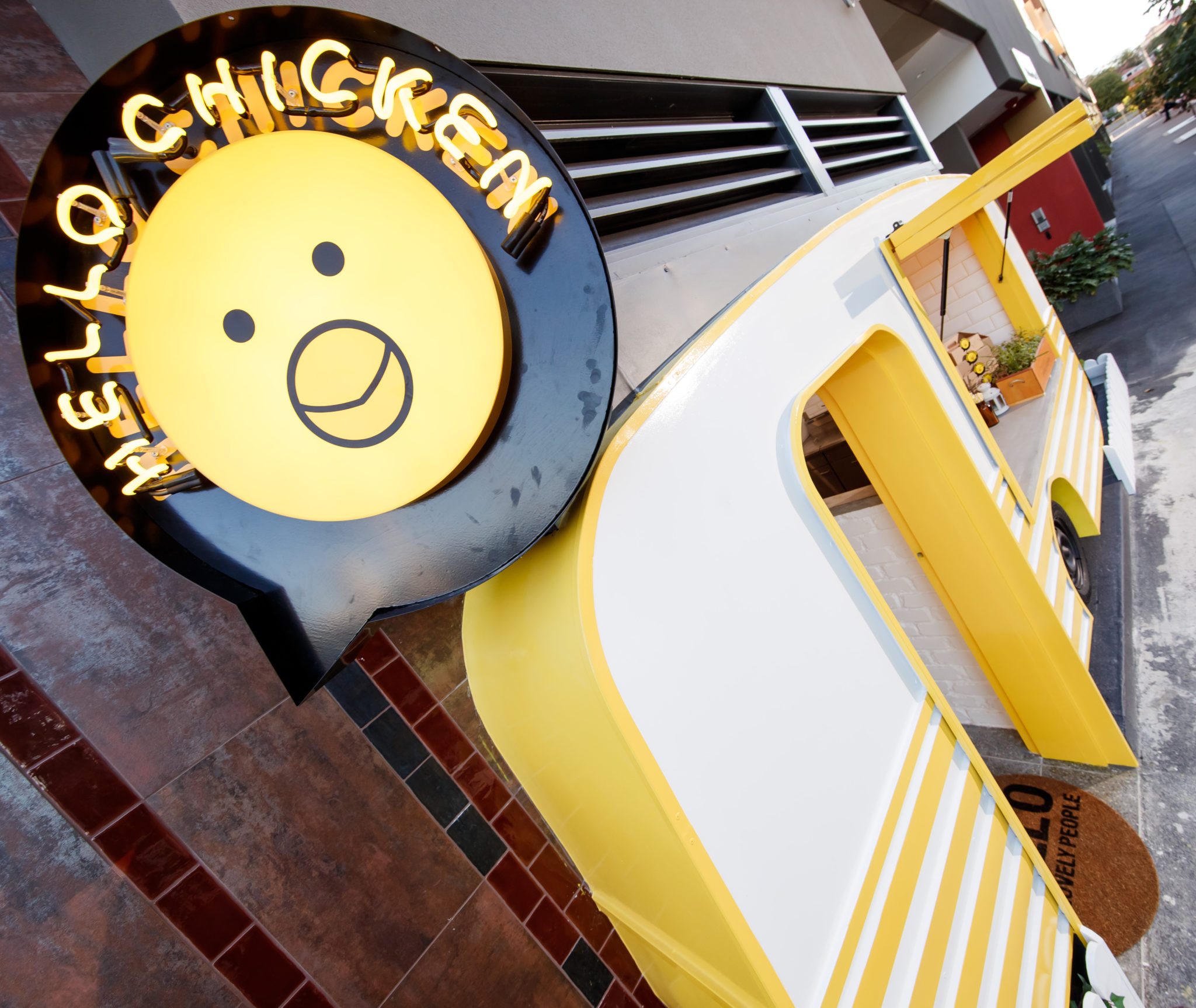 Hello Chicken - Clui Design