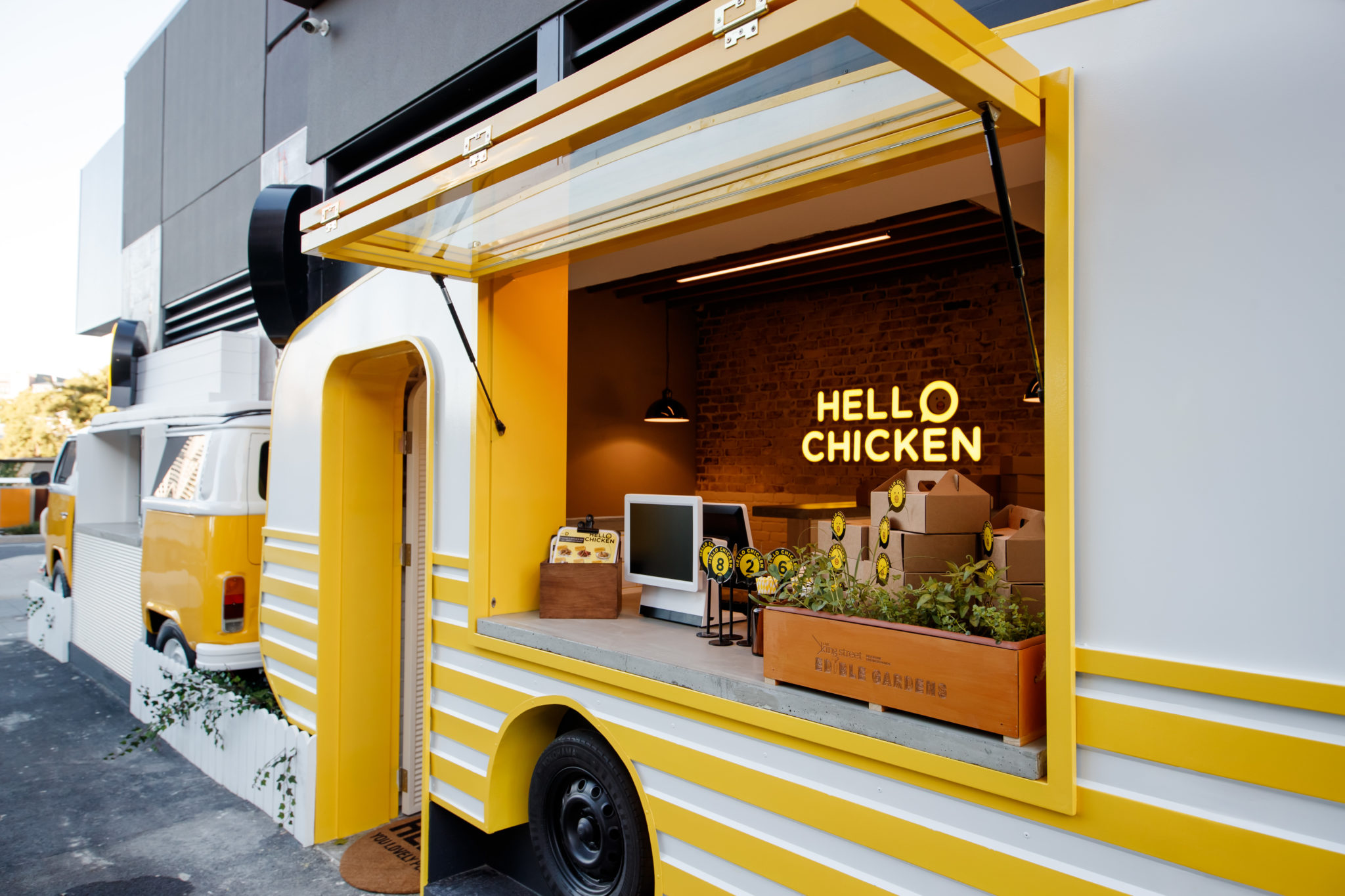 Hello Chicken - Clui Design