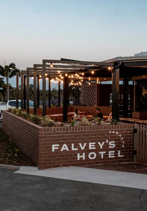 Falvey's Hotel - Clui Design