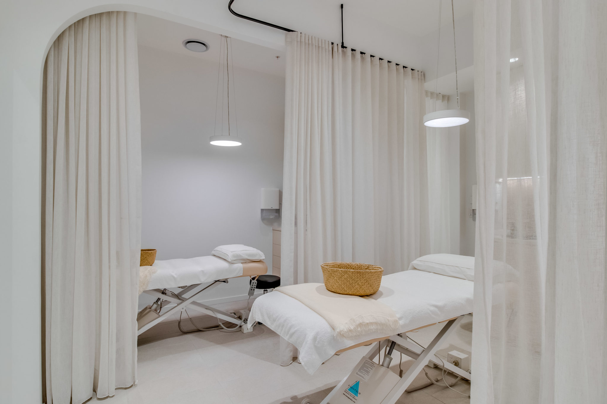 Bobbie Charles - Clui Design