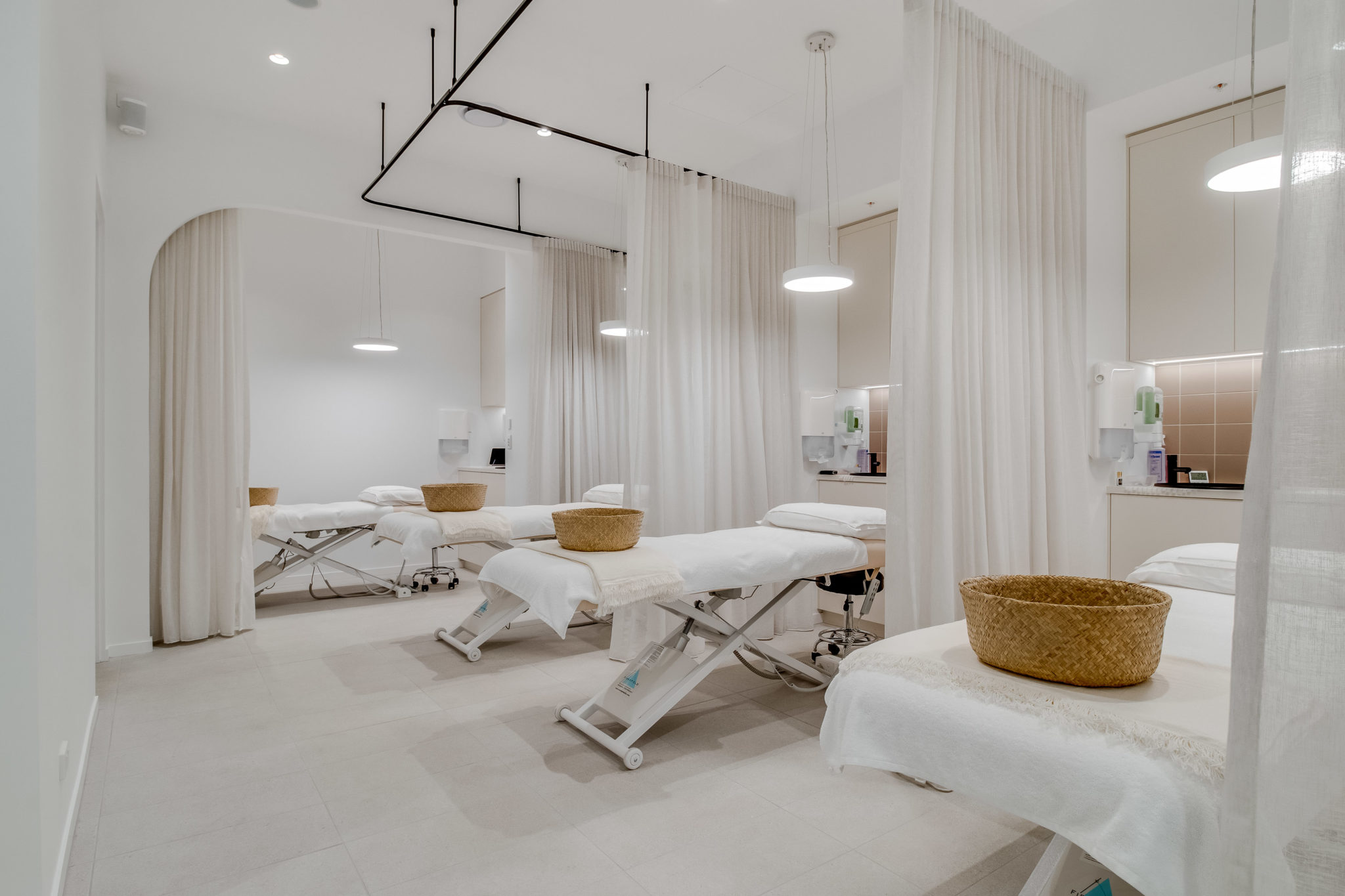 Bobbie Charles - Clui Design