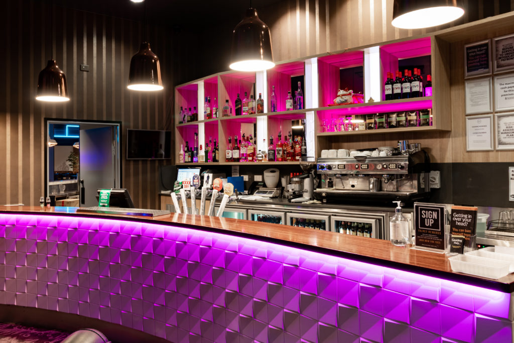 Falvey's Hotel - Clui Design